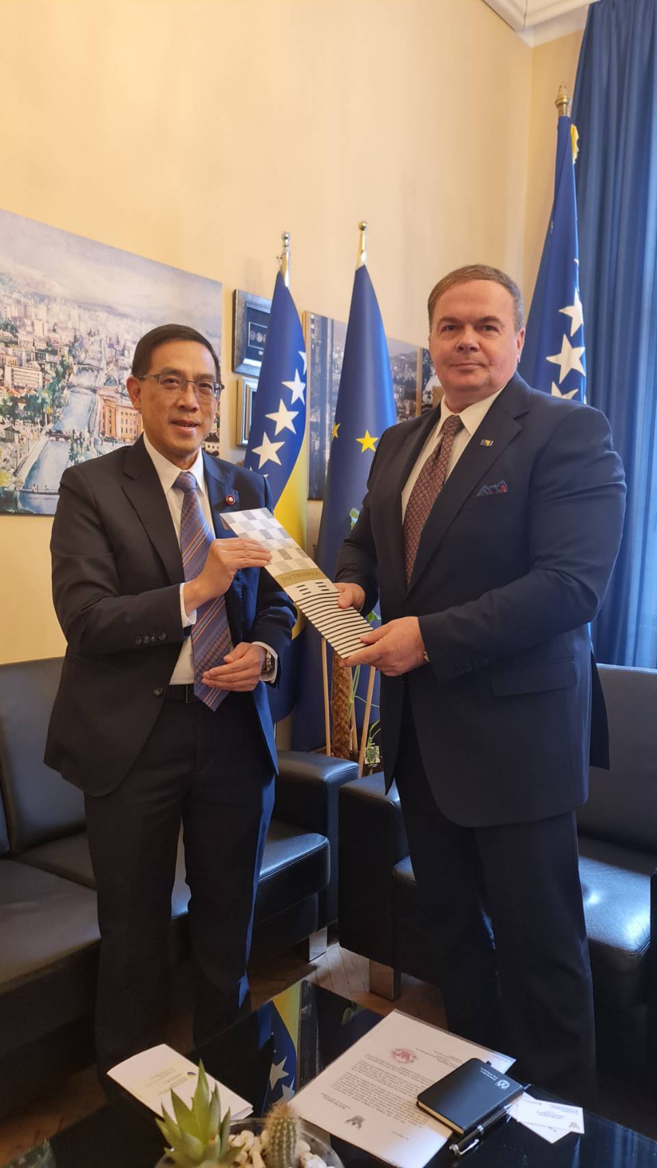 Ambassador of Thailand Presents Copies of his Letters of Credence to ...