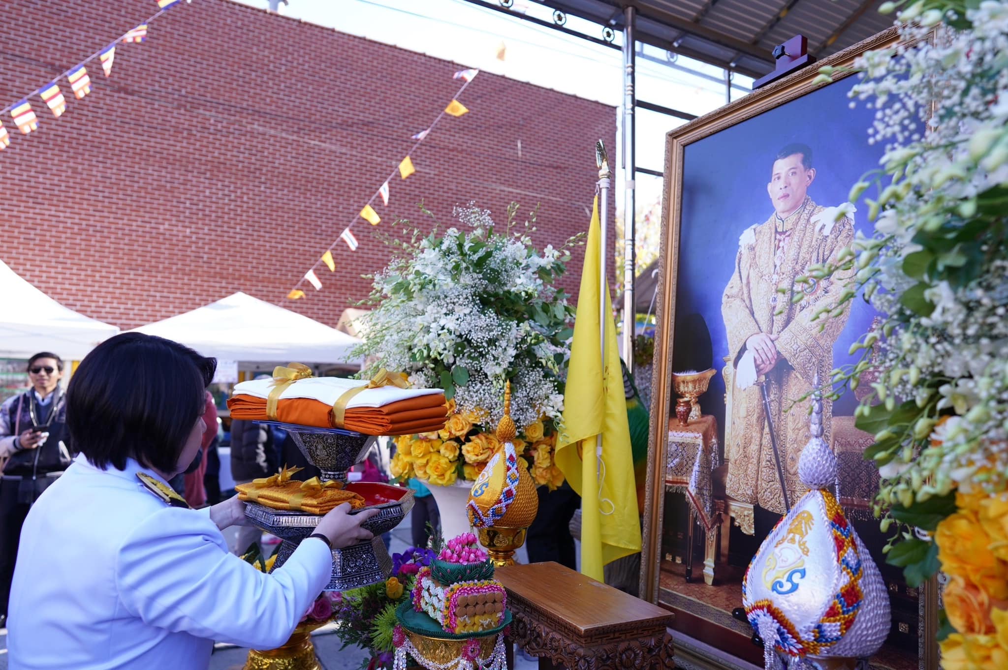 The Royal Kathina Ceremony of Buddha Thai Thavorn Vanaram Temple - สถาน ...