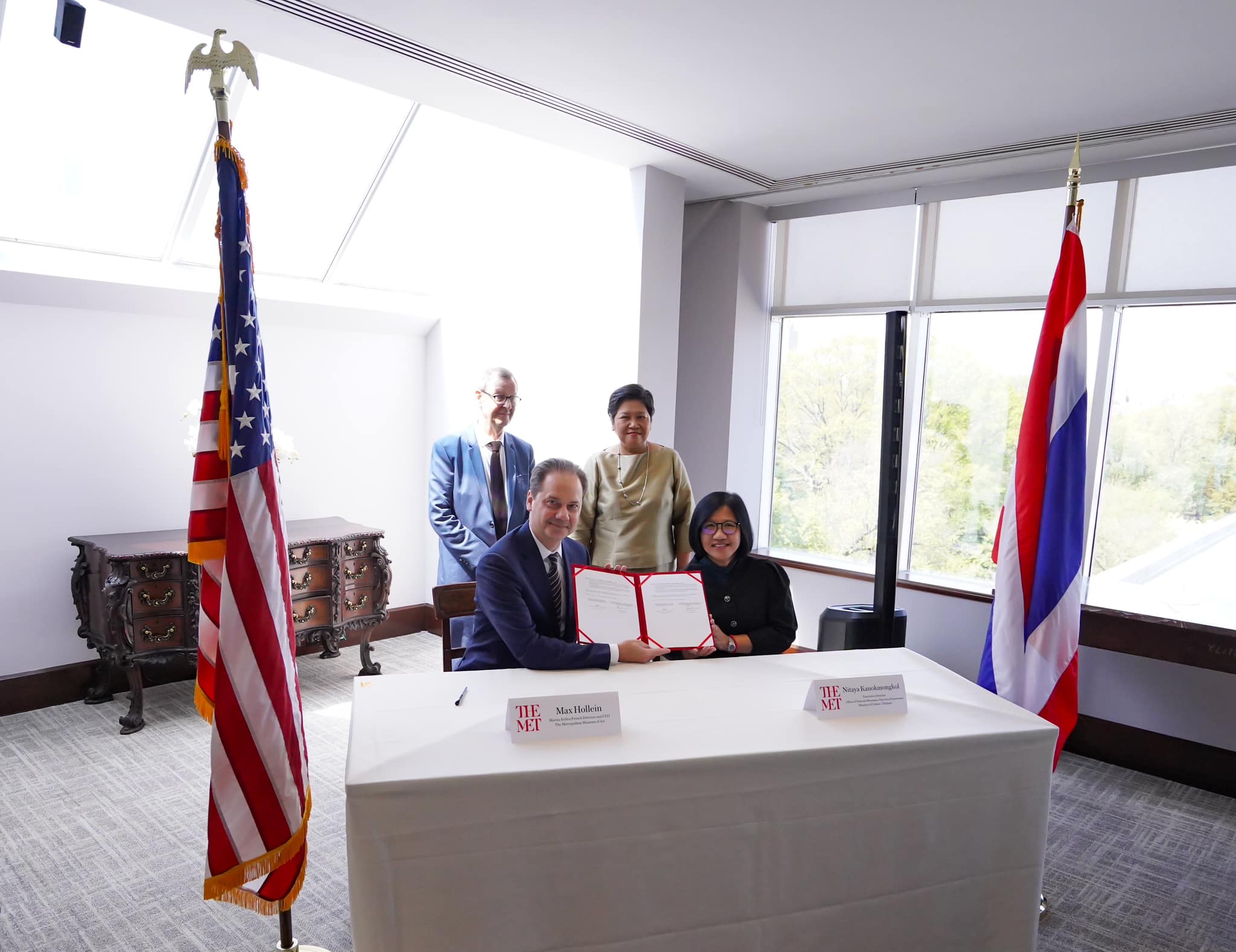 Consul General Witnesses the Signing of the MOU between the Fine Arts ...