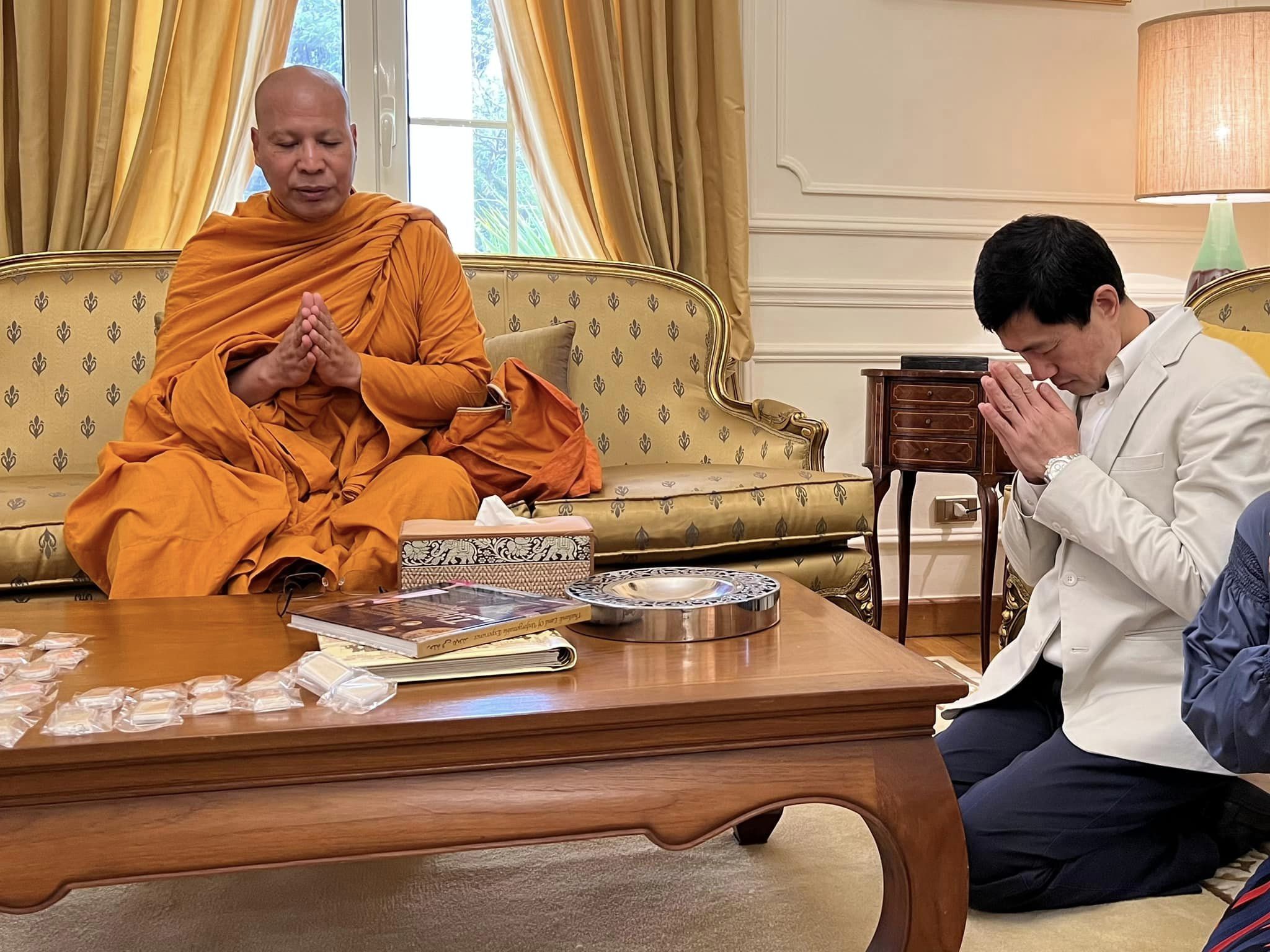 Ambassador offered lunch to Phra Dr. Anil Sakya. - สถานเอกอัครราชทูต ณ ...