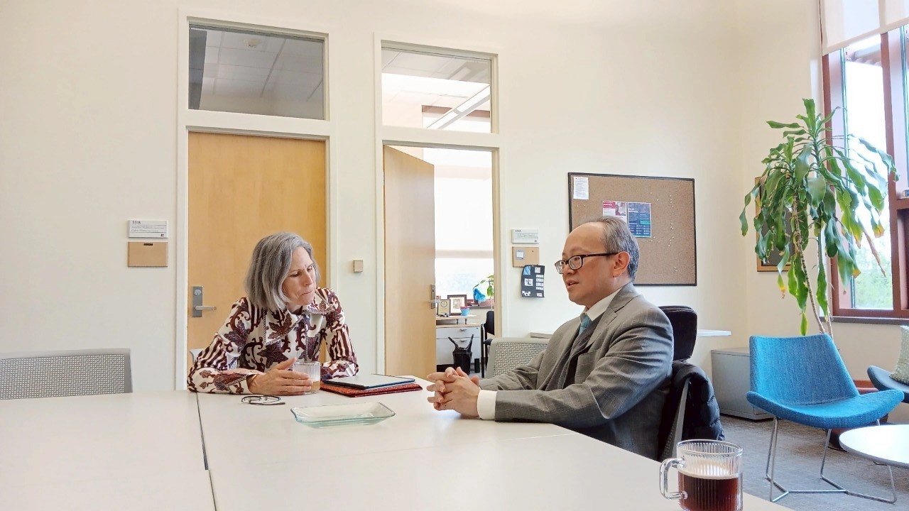 Ambassador Suriya Chindawongse Meets Ambassador Piper Campbell of ...