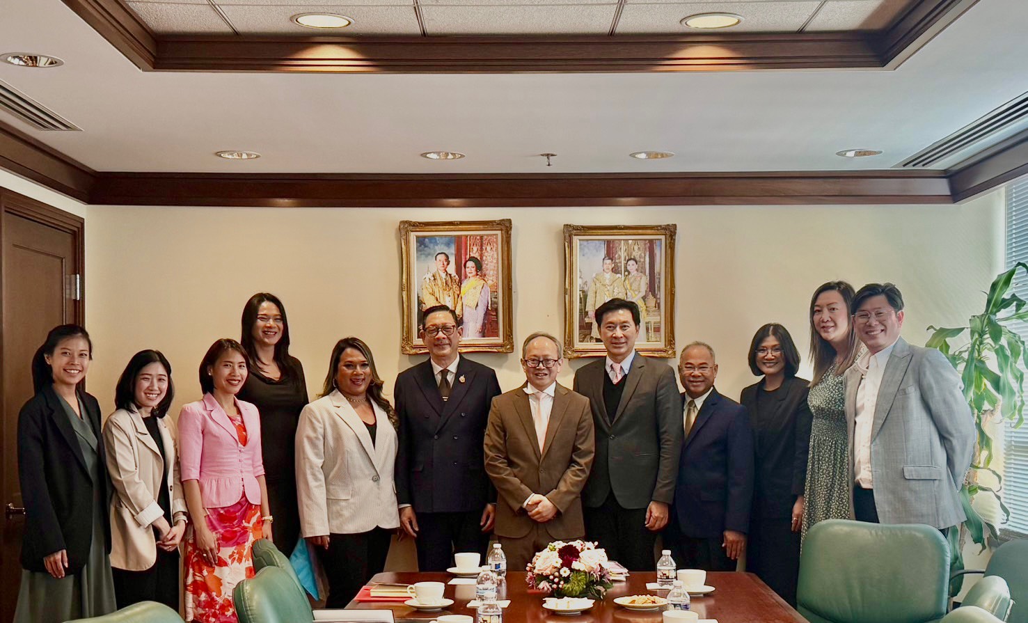 Ambassador of Thailand to the United States Meets with Delegations from ...