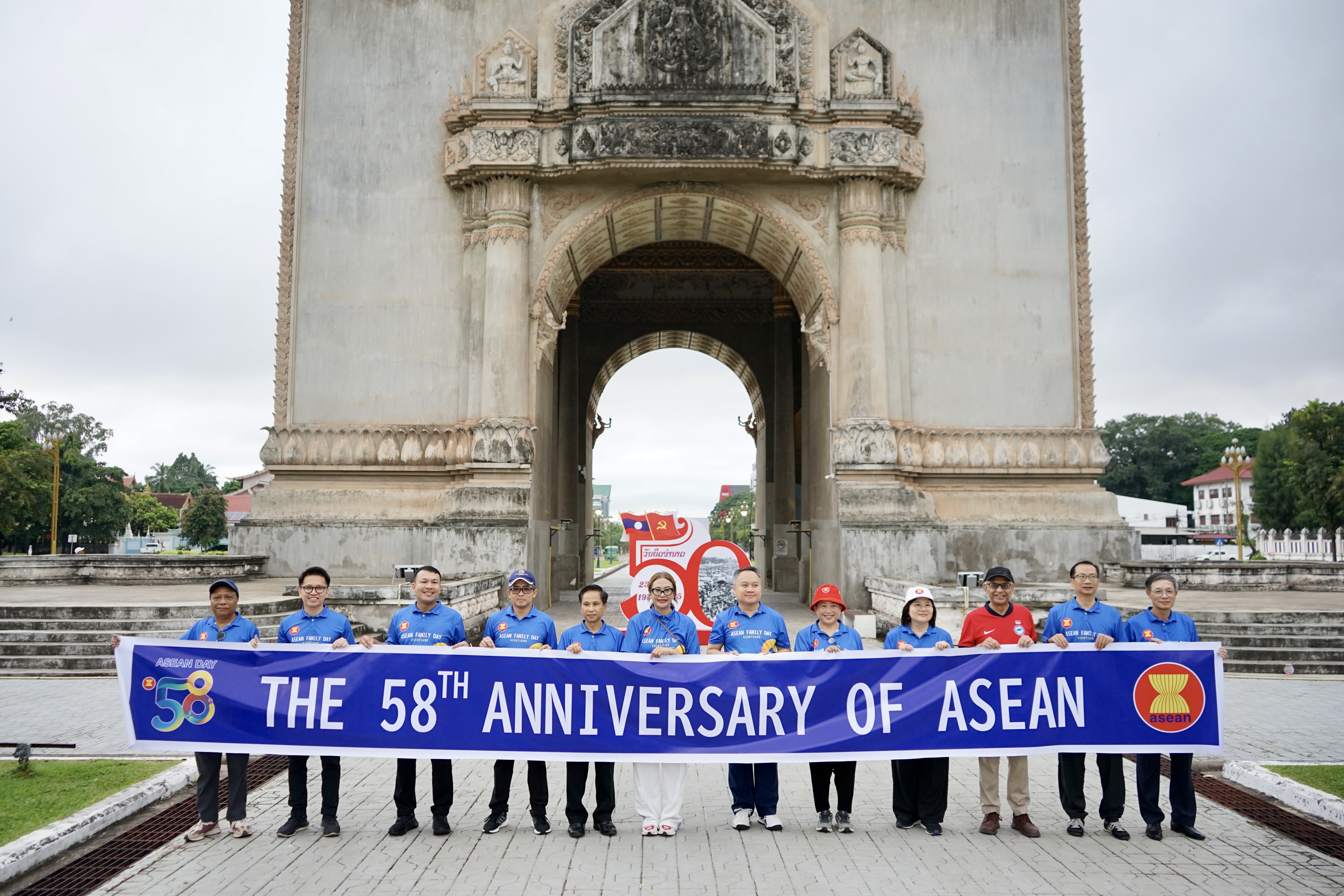 The Royal Thai Embassy in Vientiane, together with Embassies of ASEAN ...