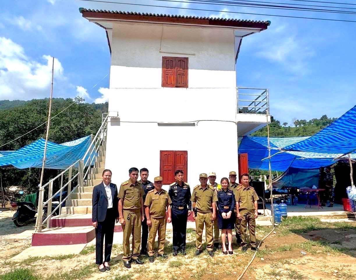 Thailand handed over a watchtower to monitor drug trafficking in Paktha District, Bokeo Province ...