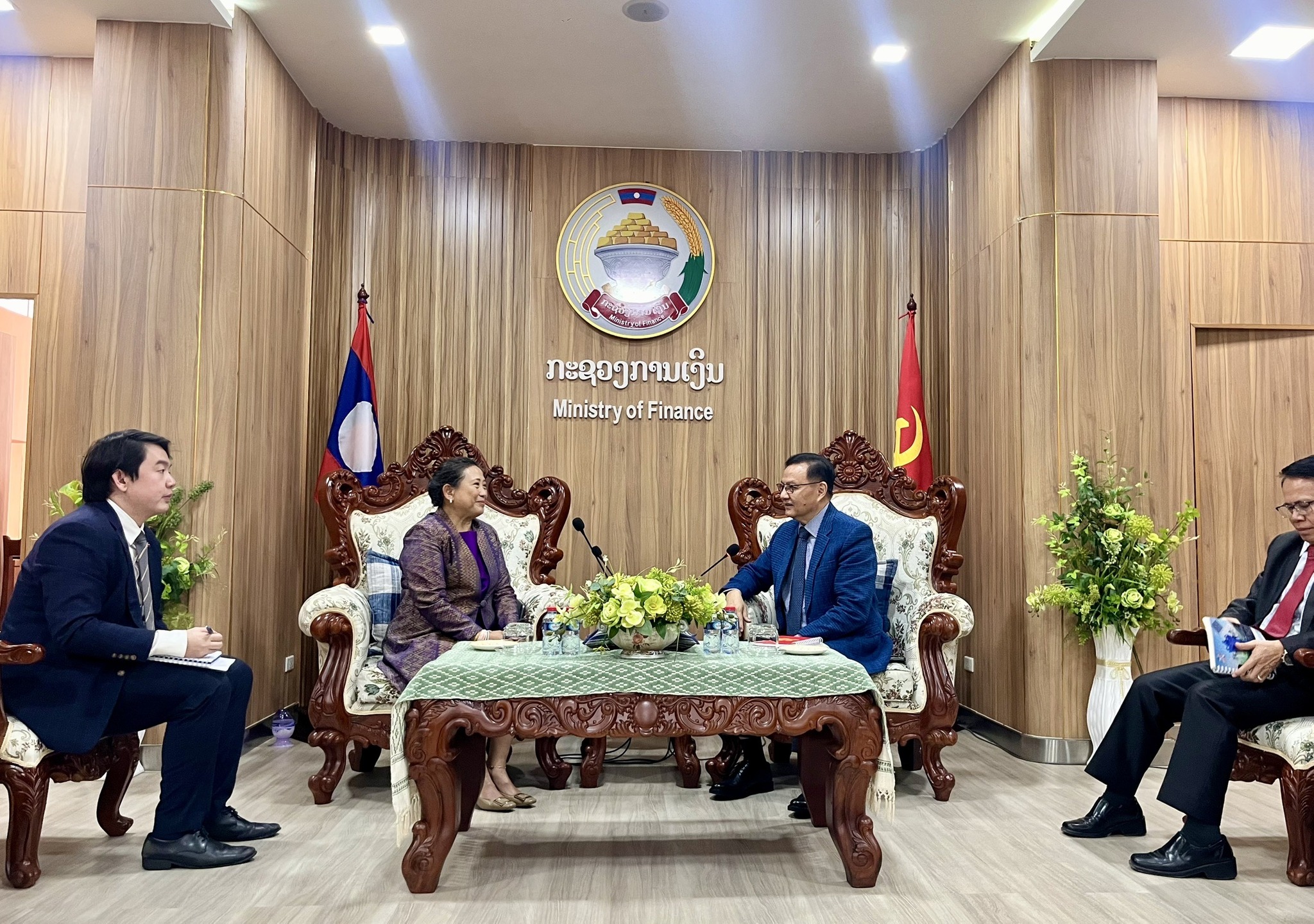 Thai Ambassador to Lao PDR Paid a Farewell Call on Lao Minister of Finance - สถานเอกอัครราชทูต ณ ...