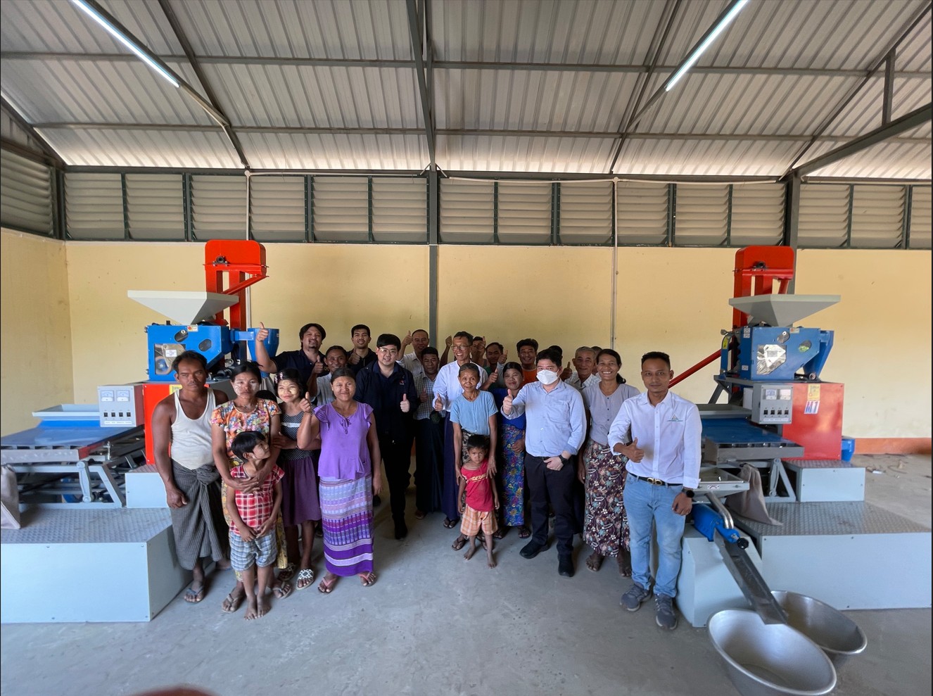 The Royal Thai Embassy team and engineers from Charoen Pokphand ...