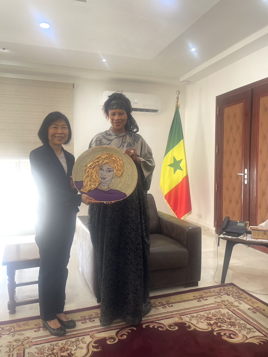 Thai Ambassador to Senegal paid a farewell call on the Minister of ...
