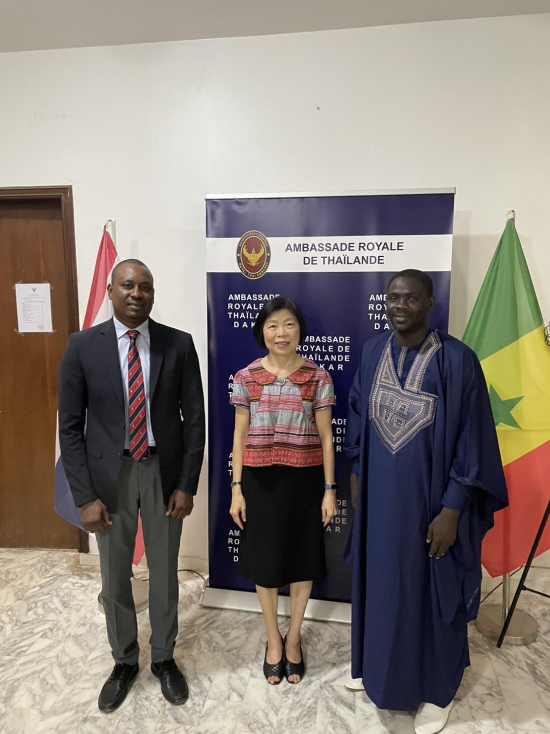 A meeting between the Ambassador of Thailand to Senegal and the ...