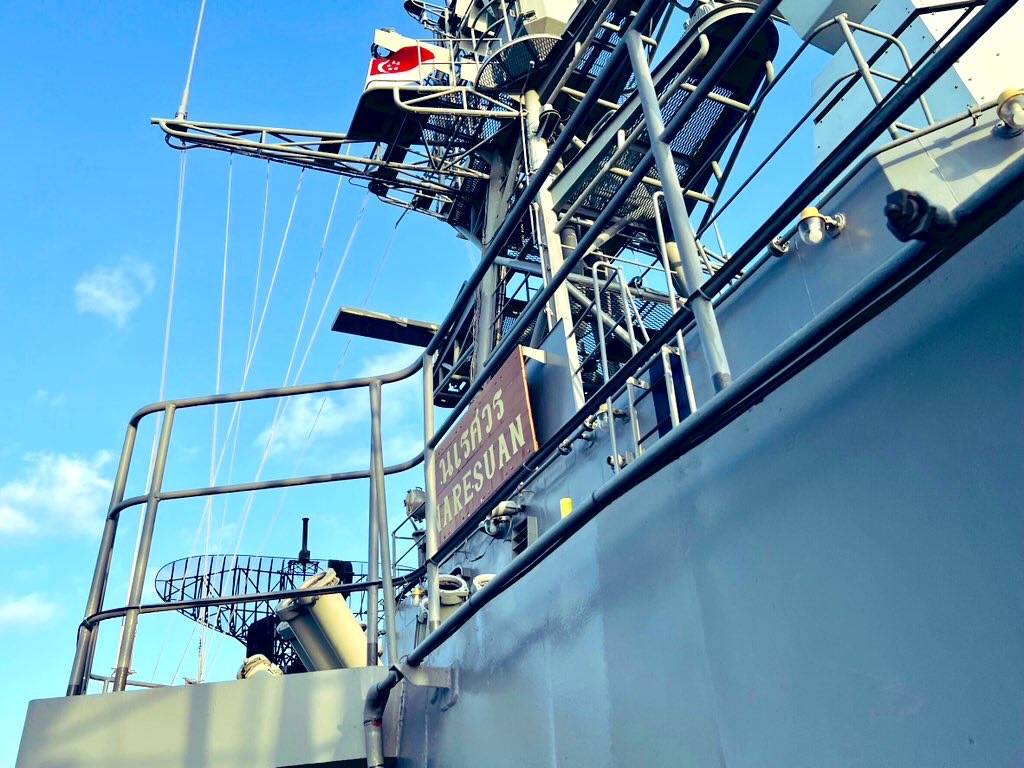 Ambassador Chutintorn GONGSAKDI joined a reception onboard HTMS ...