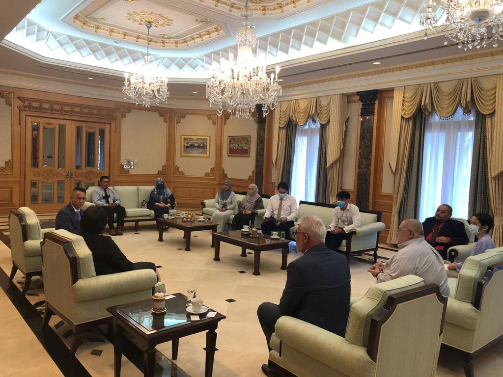 Siam Safetech (B) Sdn Bhd paid a courtesy call to Ambassador. - สถาน ...