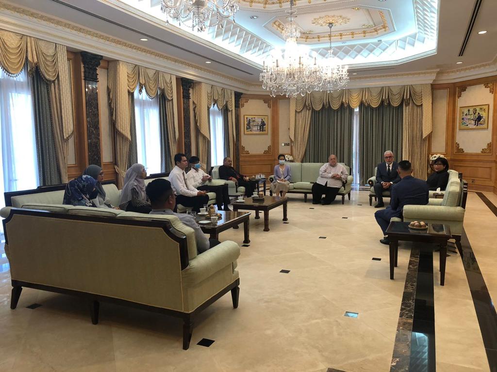 Siam Safetech (B) Sdn Bhd paid a courtesy call to Ambassador. - สถาน ...