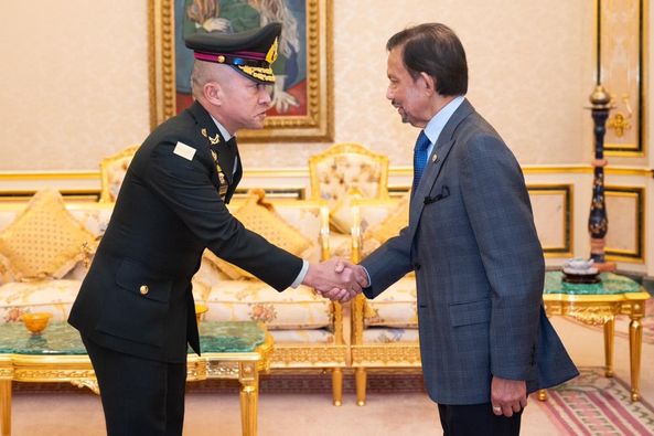 Gen. Songwit Noonpackdee, Chief of Defence Forces paid an introductory ...