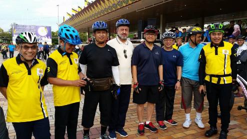Ambassador of Thailand joined the "33rd National Day Cycling Spirit ...