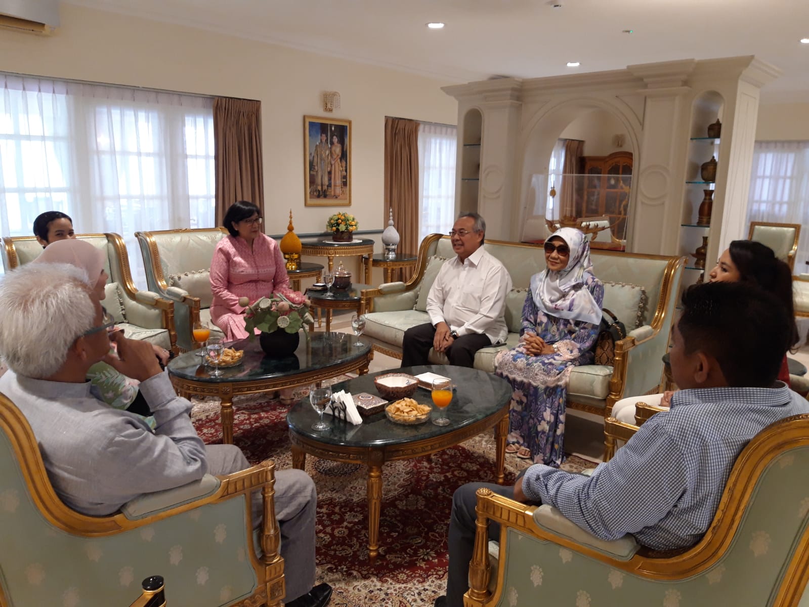 Ambassador hosted luncheon in honour of former high rank officials of Brunei Darussalam and ...