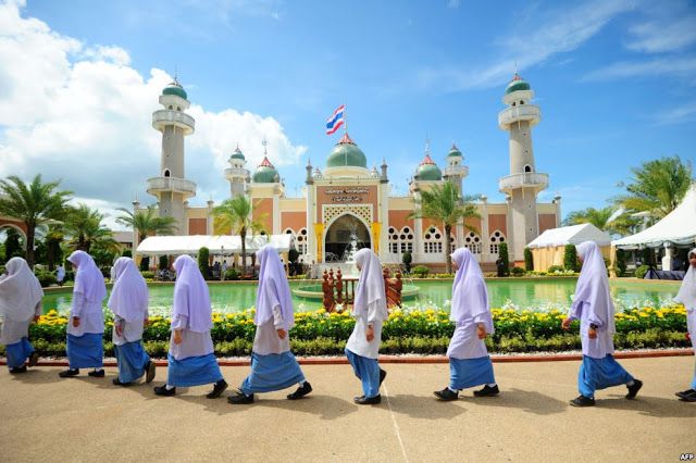Muslims in Thailand under Royal Benevolence - สถานเอกอัครราชทูต ณ กรุง ...