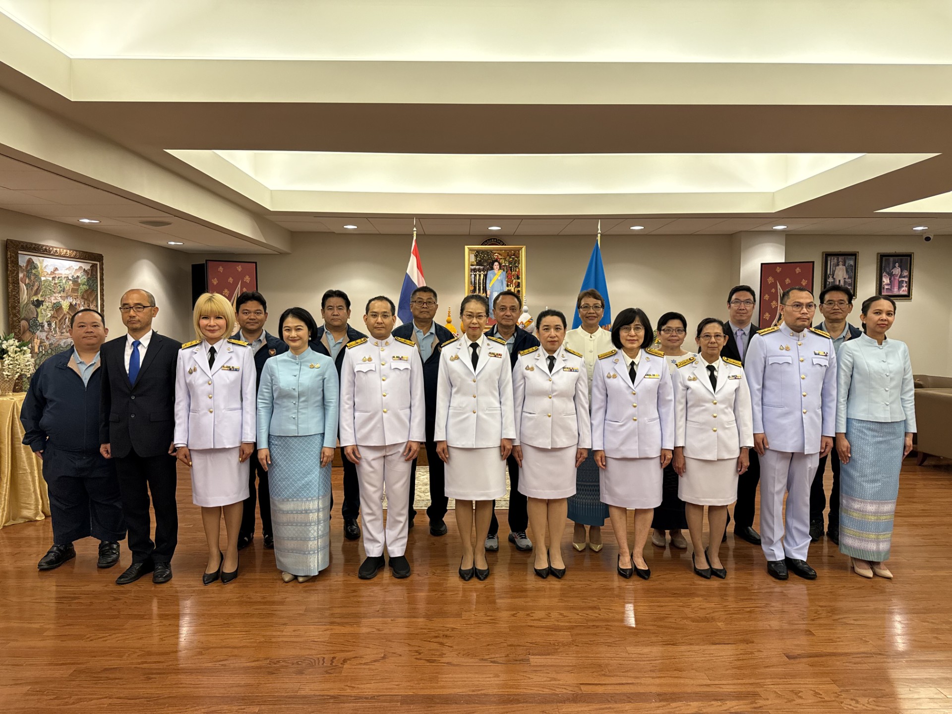 Royal Thai Consulate General In Chicago Commemorates H M Queen Sirikit