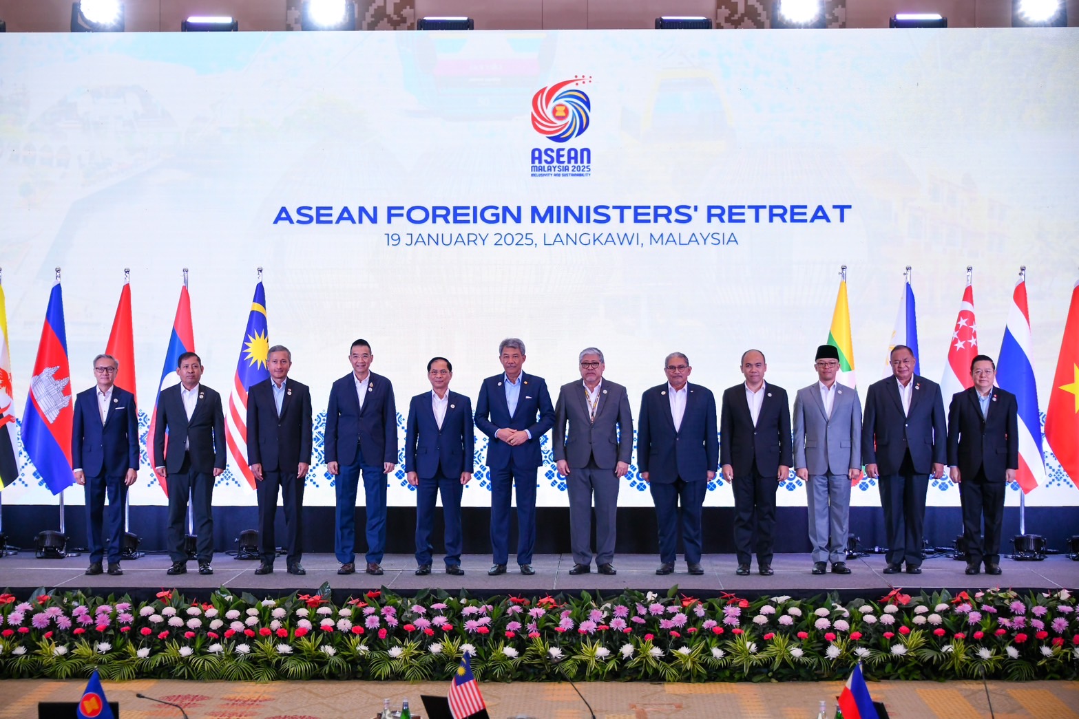 ASEAN Foreign Ministers’ Meeting Retreat (AMM Retreat) in Langkawi, Malaysia during 18-19 ...