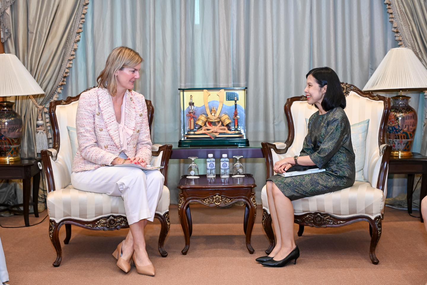 อธิบดีพินทุ์สุดา กรมองค์การระหว่างประเทศต้อนรับนางสาว Niamh Collier ...