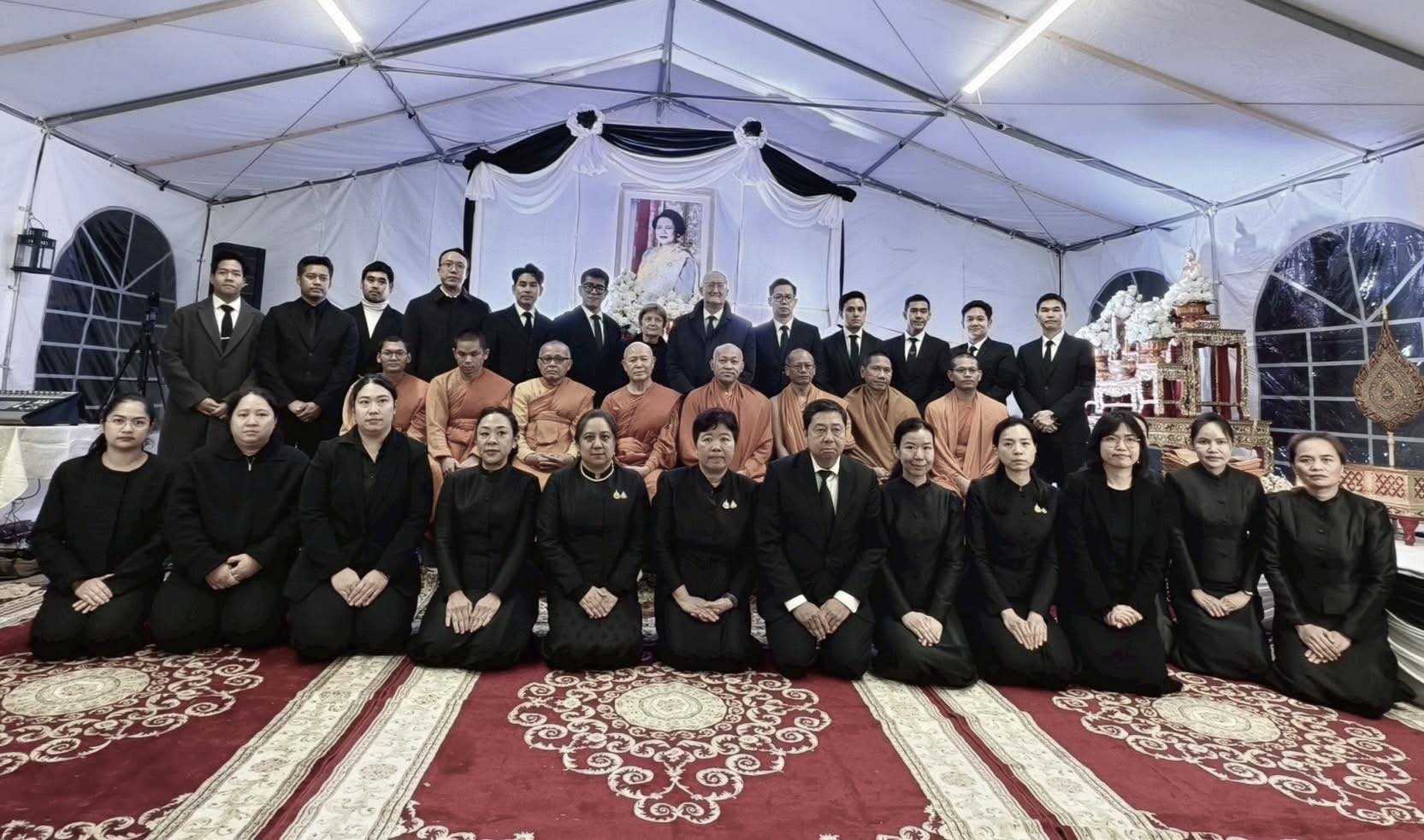 Buddhist Chanting Ceremony for Her Majesty Queen Sirikit The Queen ...