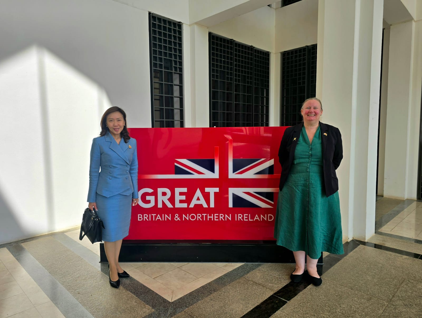 เอกอัครราชทูต ณ กรุงมัสกัต เข้าเยี่ยมคารวะ H.E. Dr. Liane Saunders ...