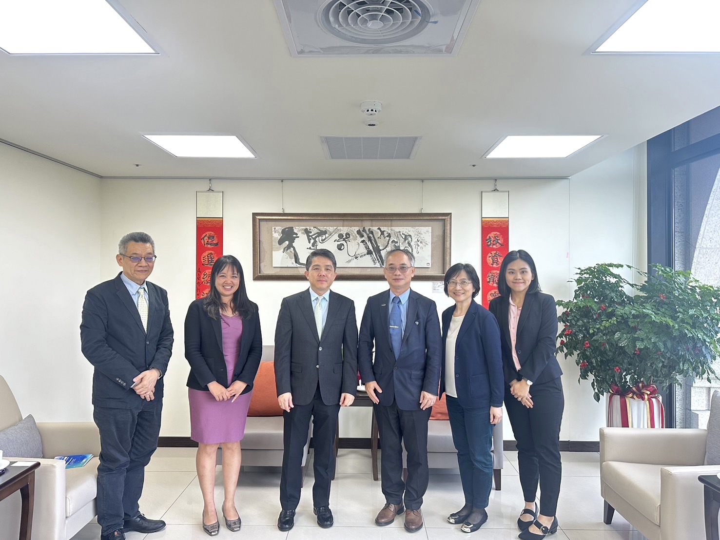 ผู้อำนวยการใหญ่ สำนักงานการค้าฯ พบหารือกับอธิบดีกรมการส่งเสริมการลงทุน ...