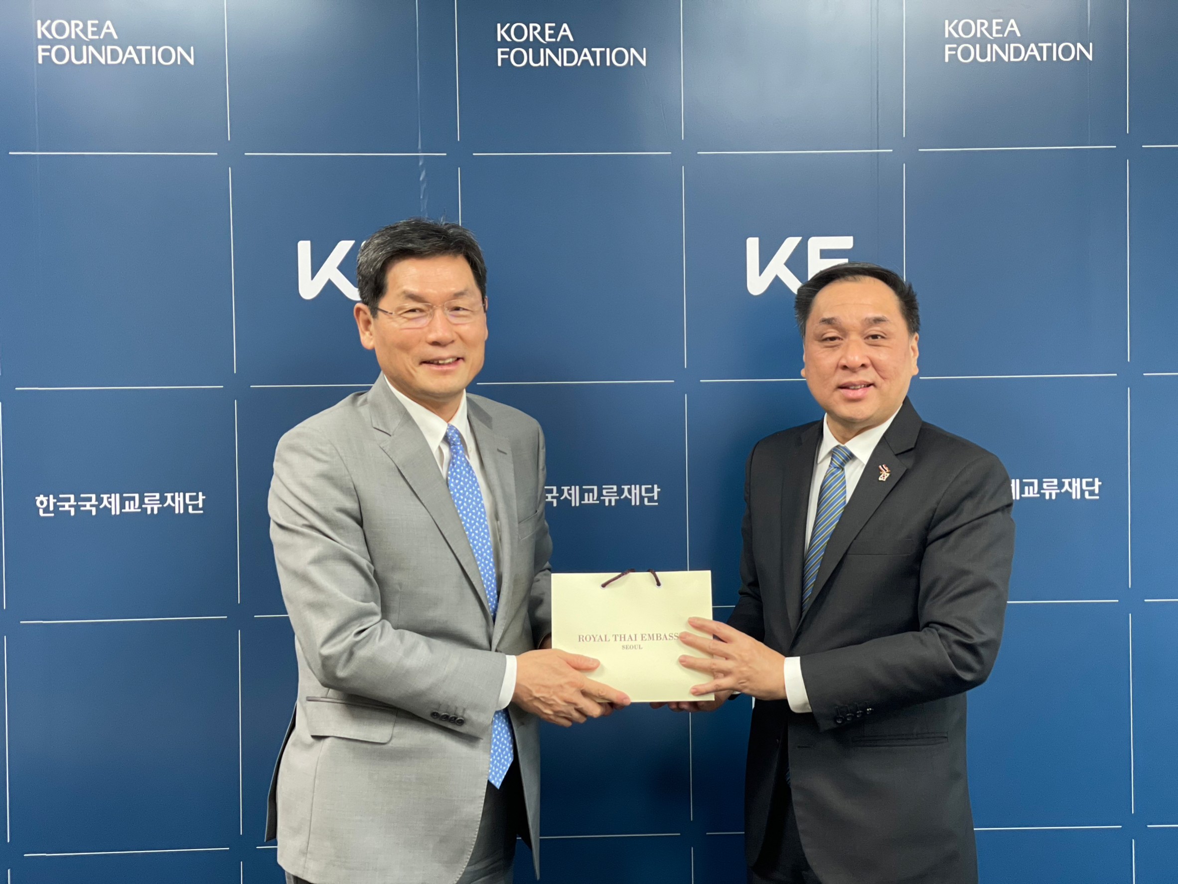 Thai Ambassador had a courtesy call on Mr. Kim Gheewhan, President of ...