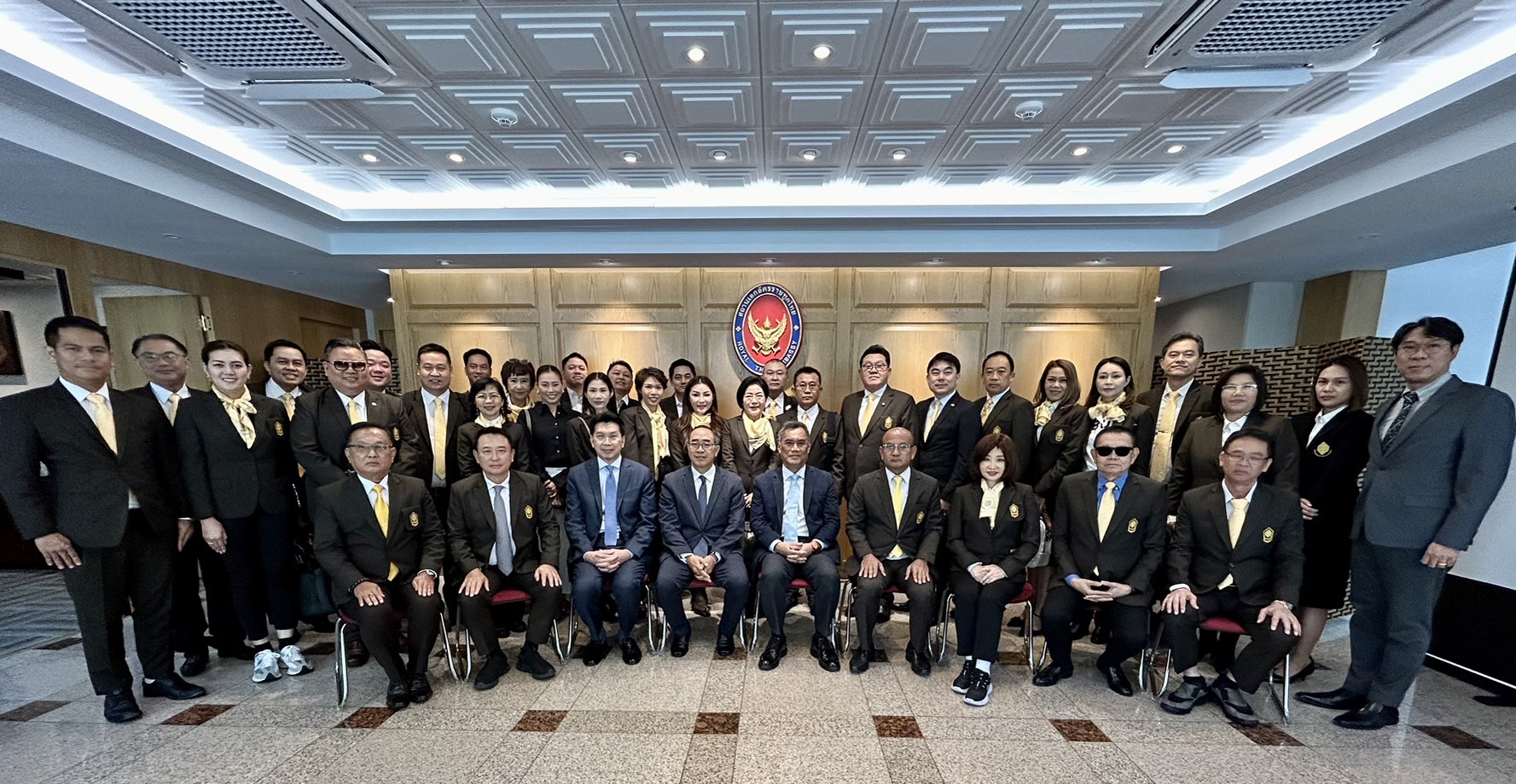 Ambassador-Designate to the ROK Briefs and Exchanges Views on the ...