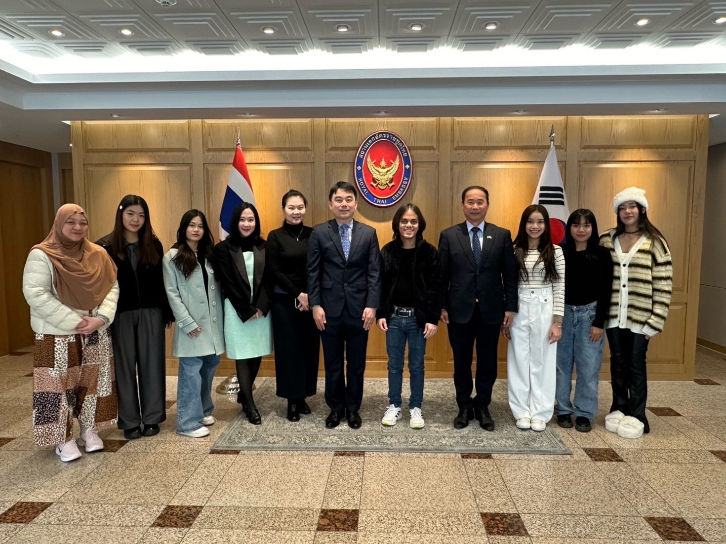 Charge d'affaires, a.i. of the Royal Thai Embassy in Seoul welcomed Monwichit Entertainment and ...