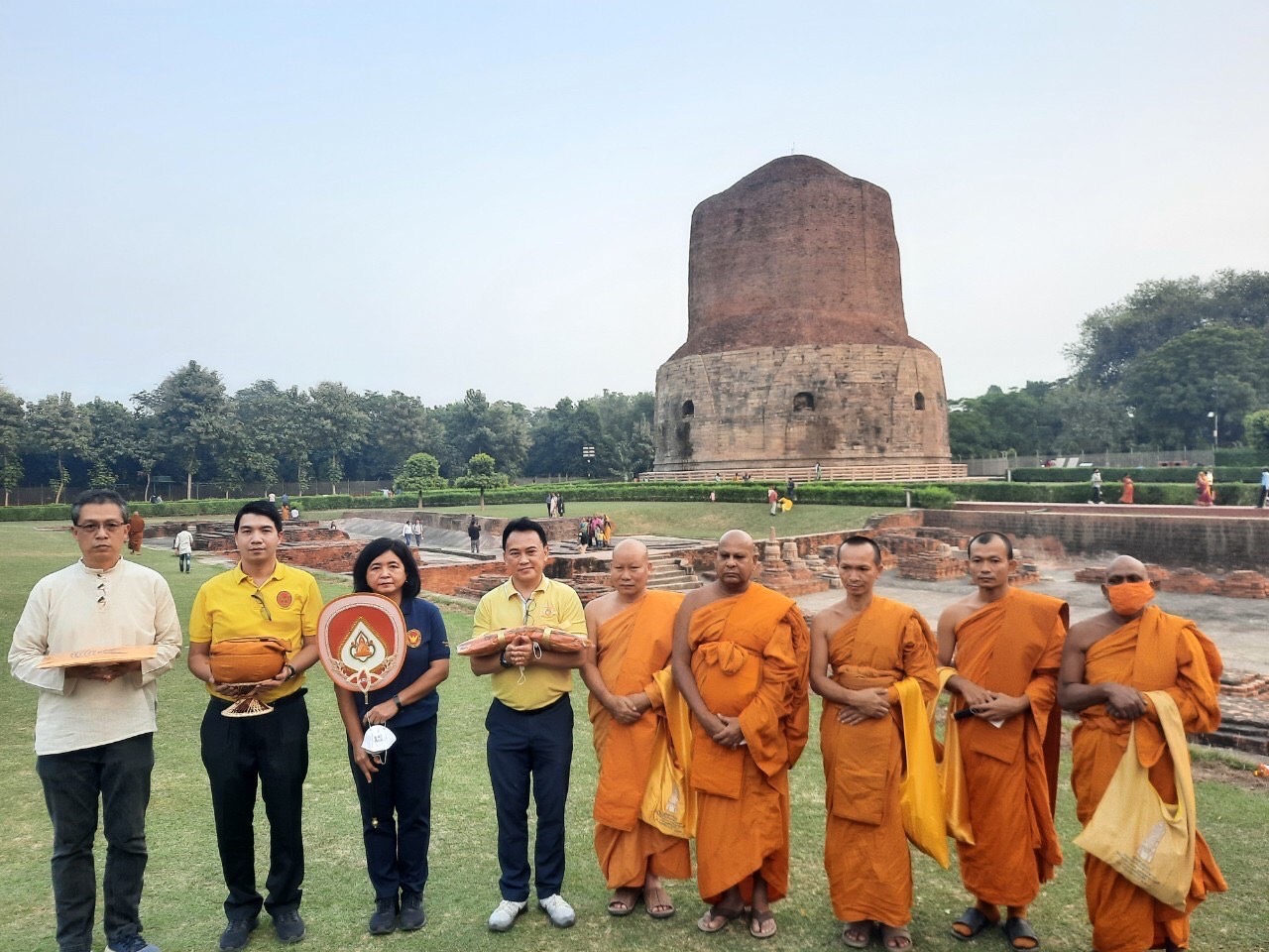 Buddhist Kathina Ceremony in Sarnath - สถานกงสุลใหญ่ ณ เมืองกัลกัตตา