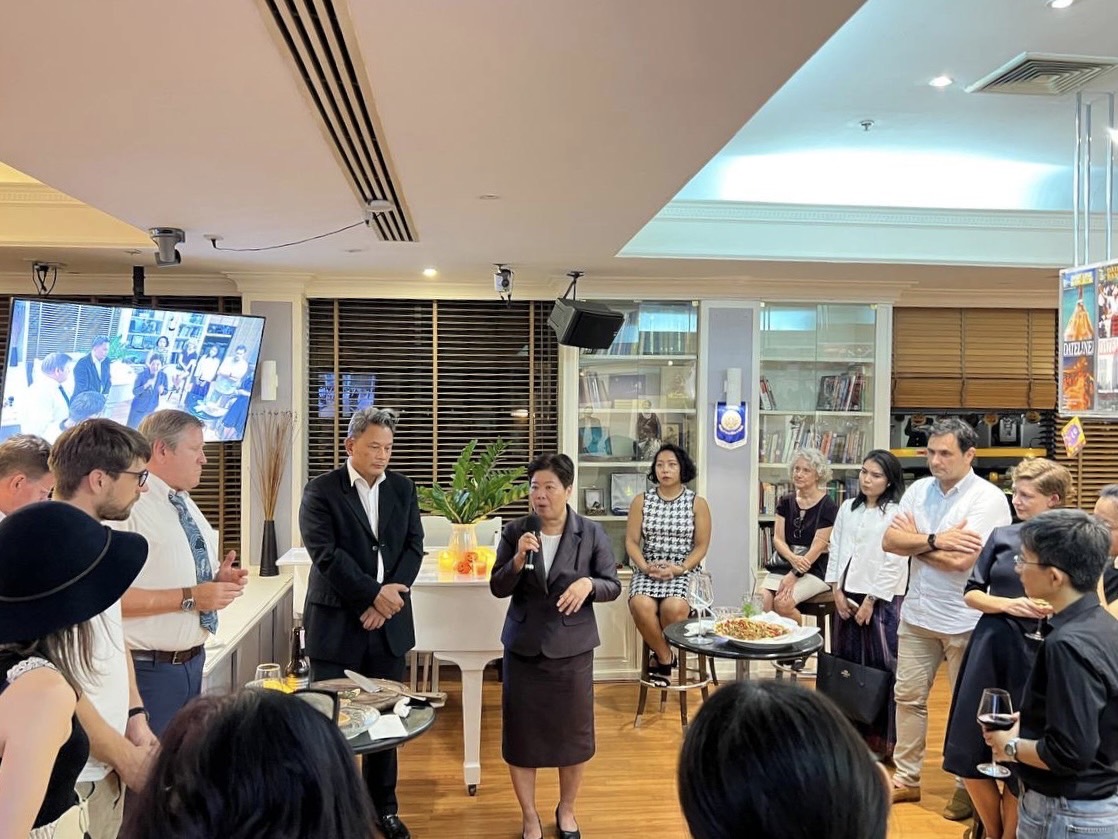 อธิบดีกรมสารนิเทศ พบปะกับสมาชิกสมาคมผู้สื่อข่าวต่างประเทศแห่งประเทศไทย ...