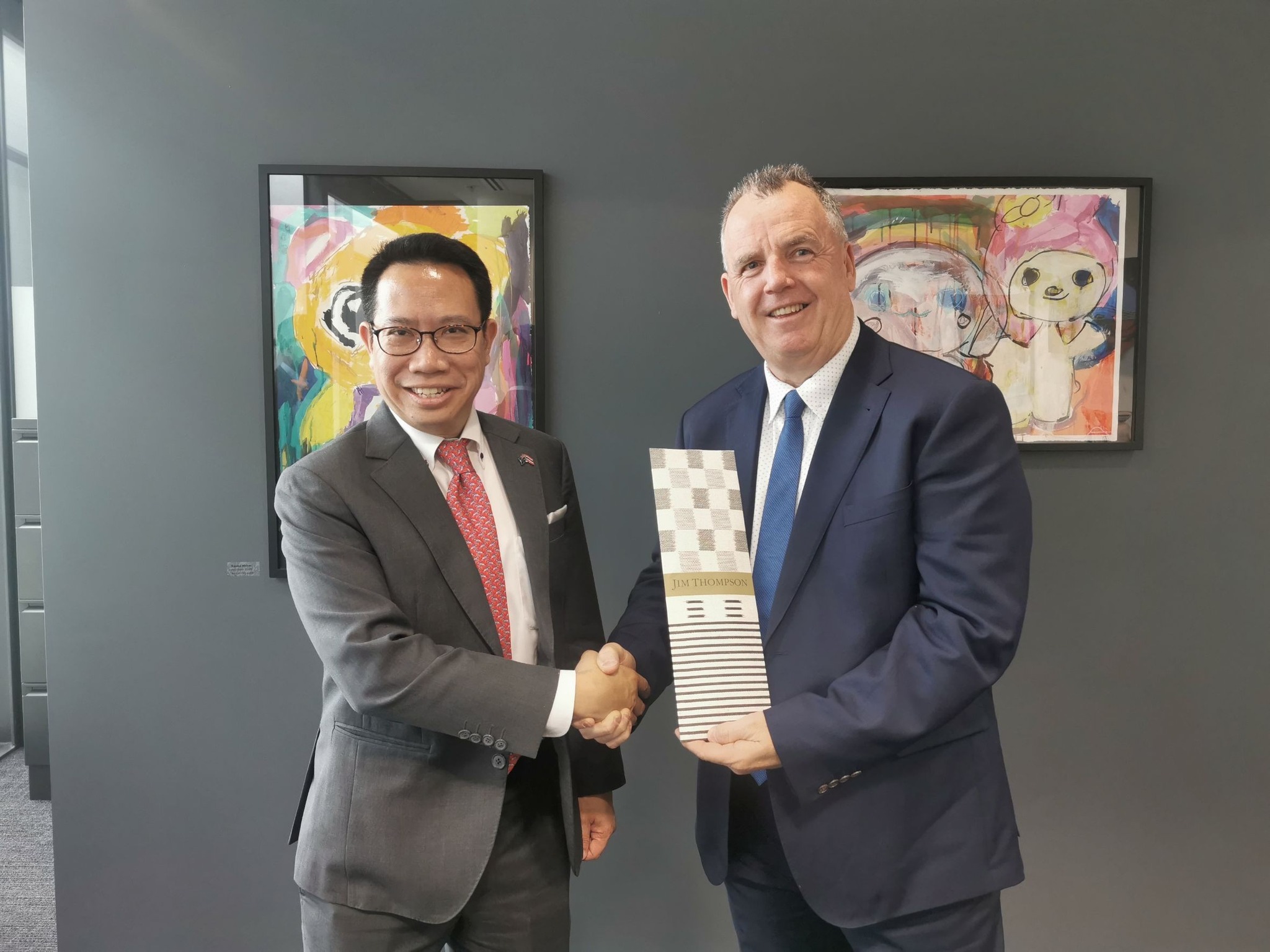 กงสุลใหญ่ ณ นครซิดนีย์ เข้าเยี่ยมคารวะ Councillor Dallas Tout นายก ...