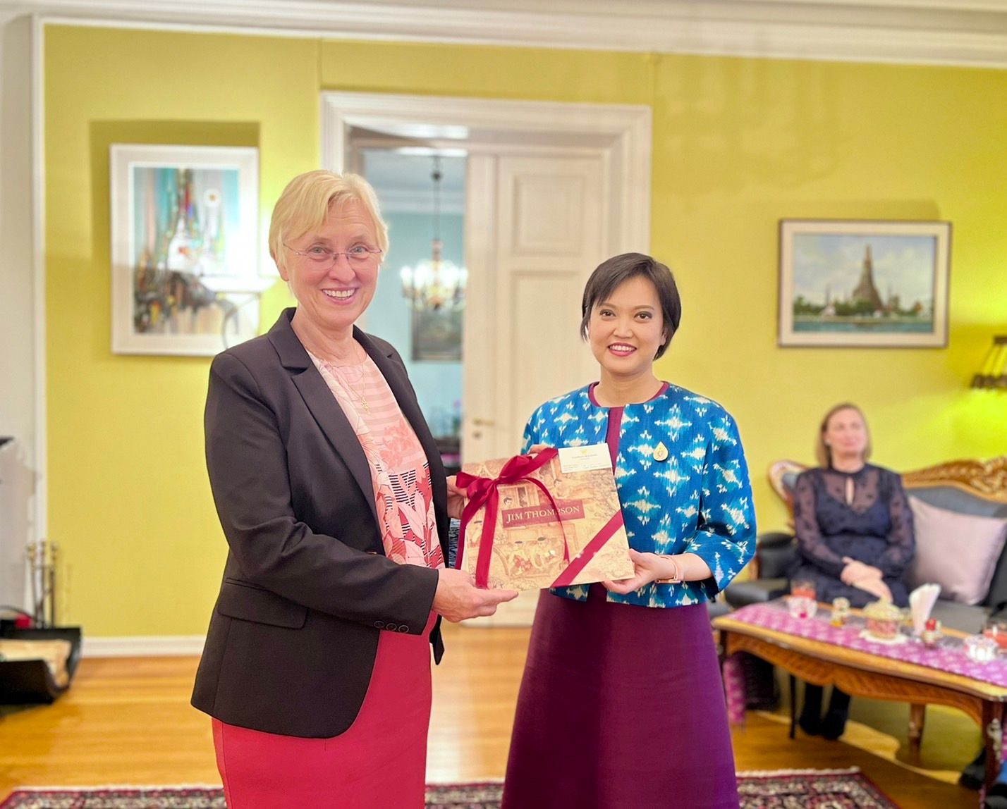 เอกอัครราชทูต ณ กรุงออสโล เป็นเจ้าภาพเลี้ยงอาหารค่ำแก่นาง Astrid Emilie ...