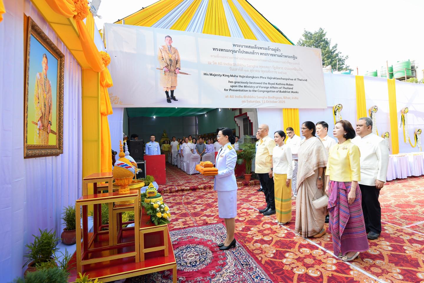 Ministry of Foreign Affairs presents the Royal Kathina Robes at All ...