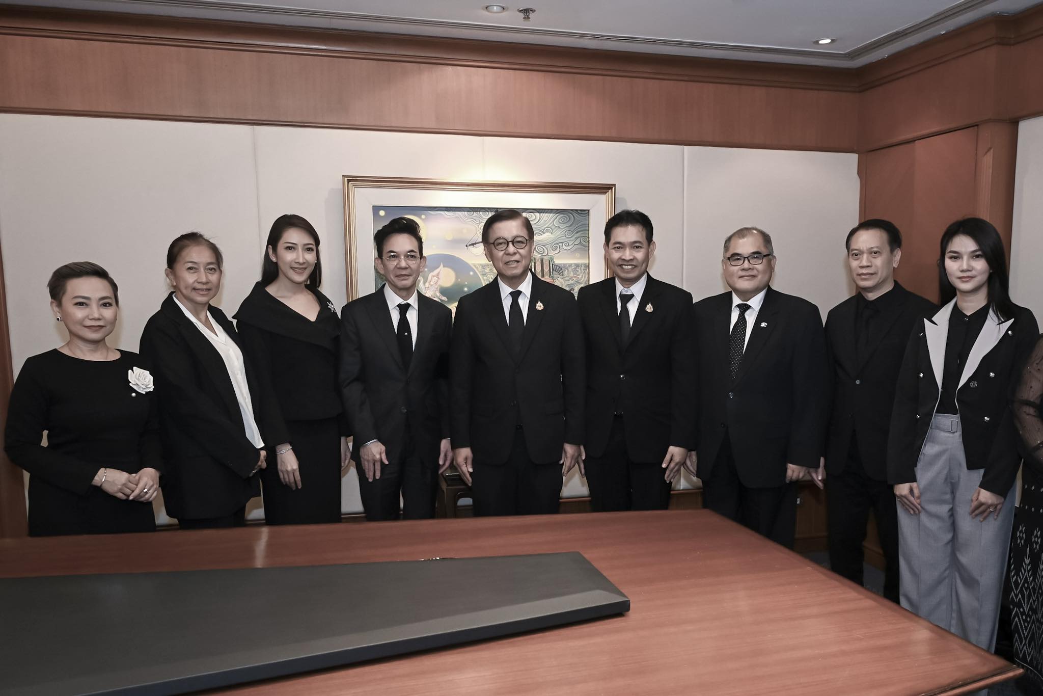 Minister of Foreign Affairs meets with executives of MCOT Public Company Limited - กระทรวงการ ...
