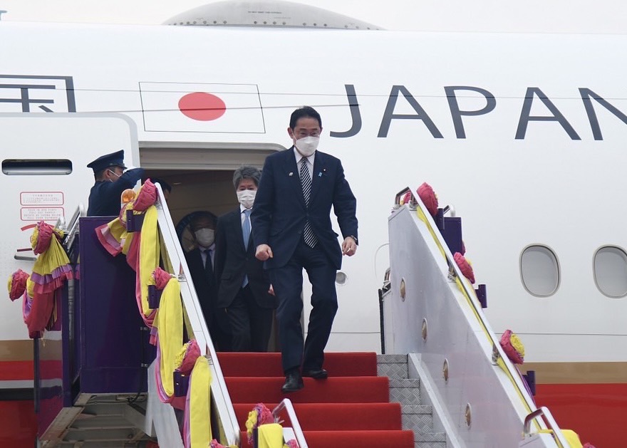 The Prime Minister of Japan arrived in Thailand on an official visit ...