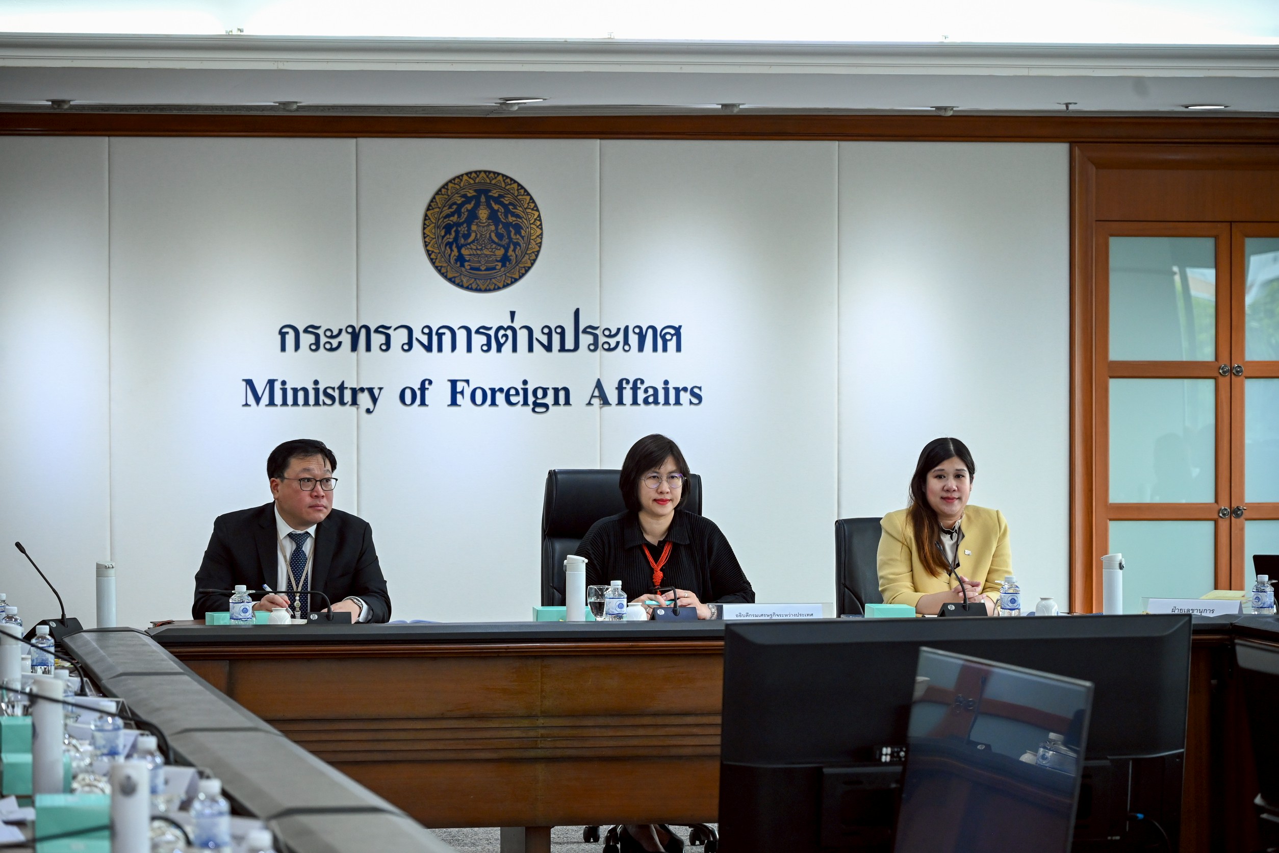 Director-General of International Economic Affairs Department chairs a preparatory meeting for ...