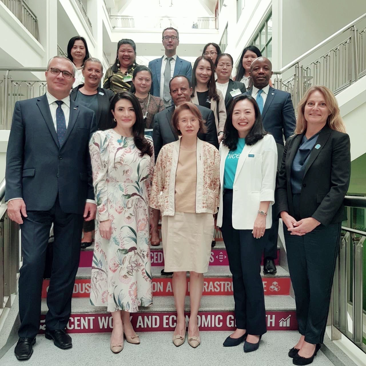 การเดินทางเยือนประเทศไทยโดยคณะกรรมการบริหาร UNICEF (UNICEF Executive ...