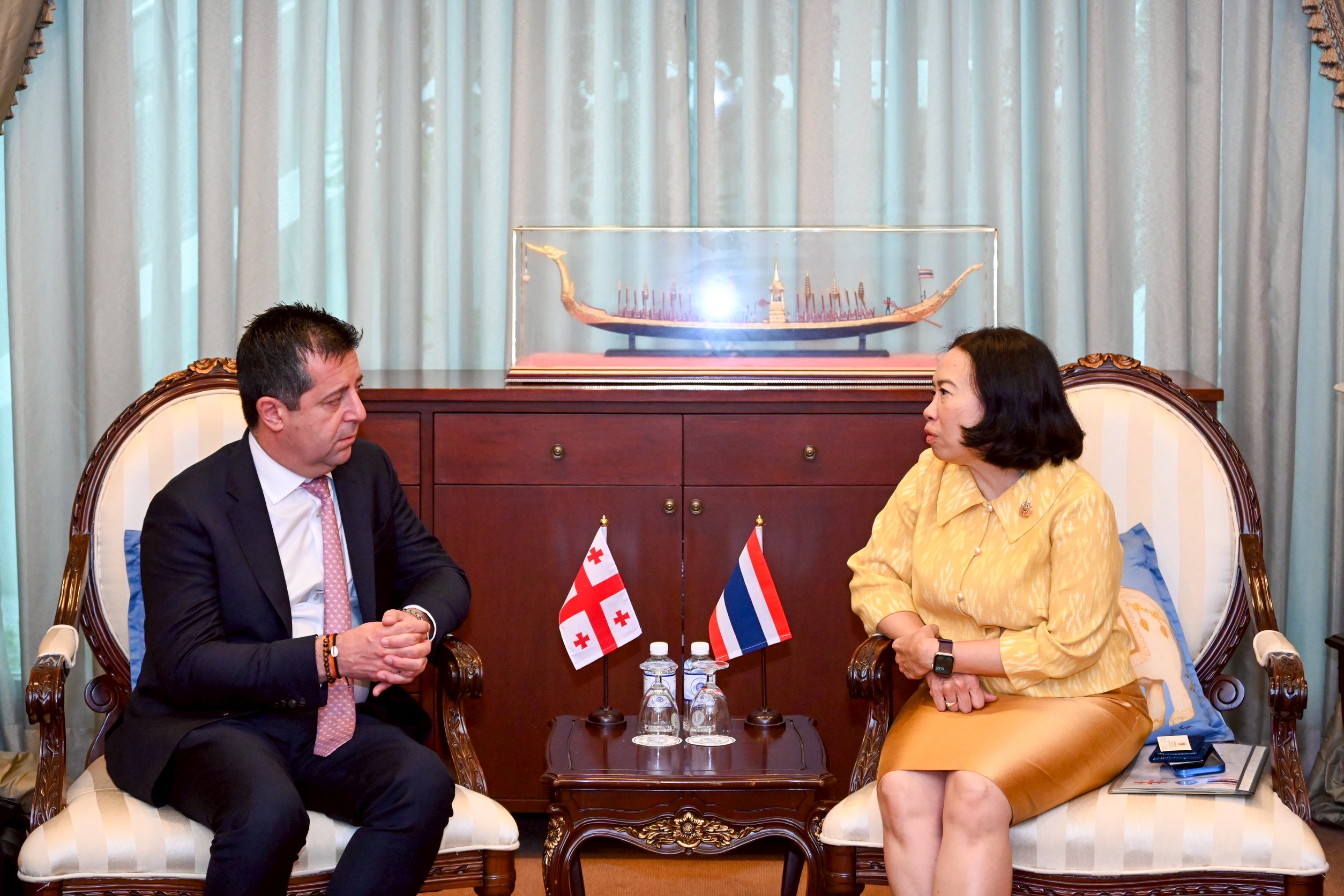 Director-General of the Department of European Affairs has a discussion ...