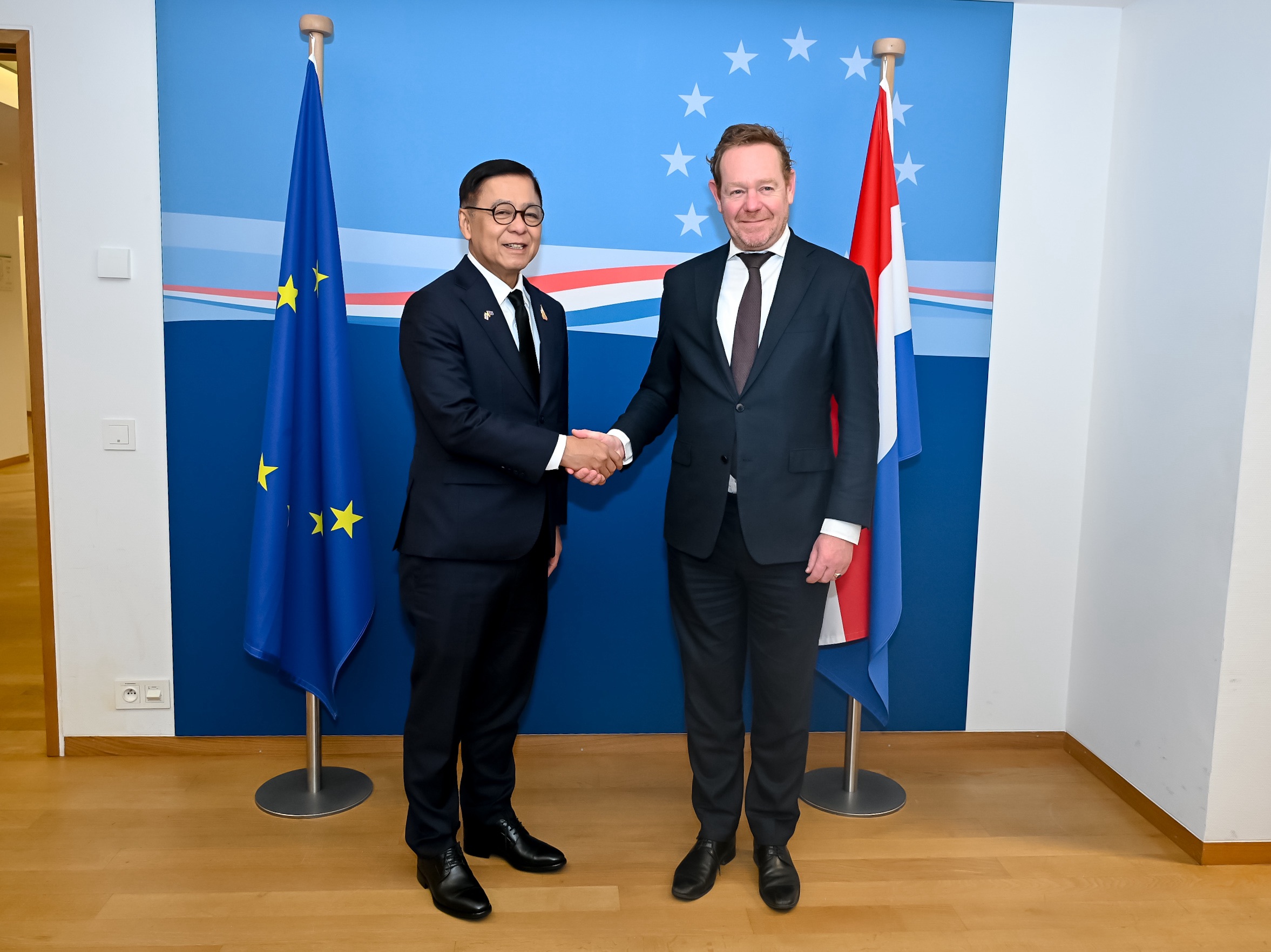 Minister of Foreign Affairs meets with Minister of Foreign Affairs and ...