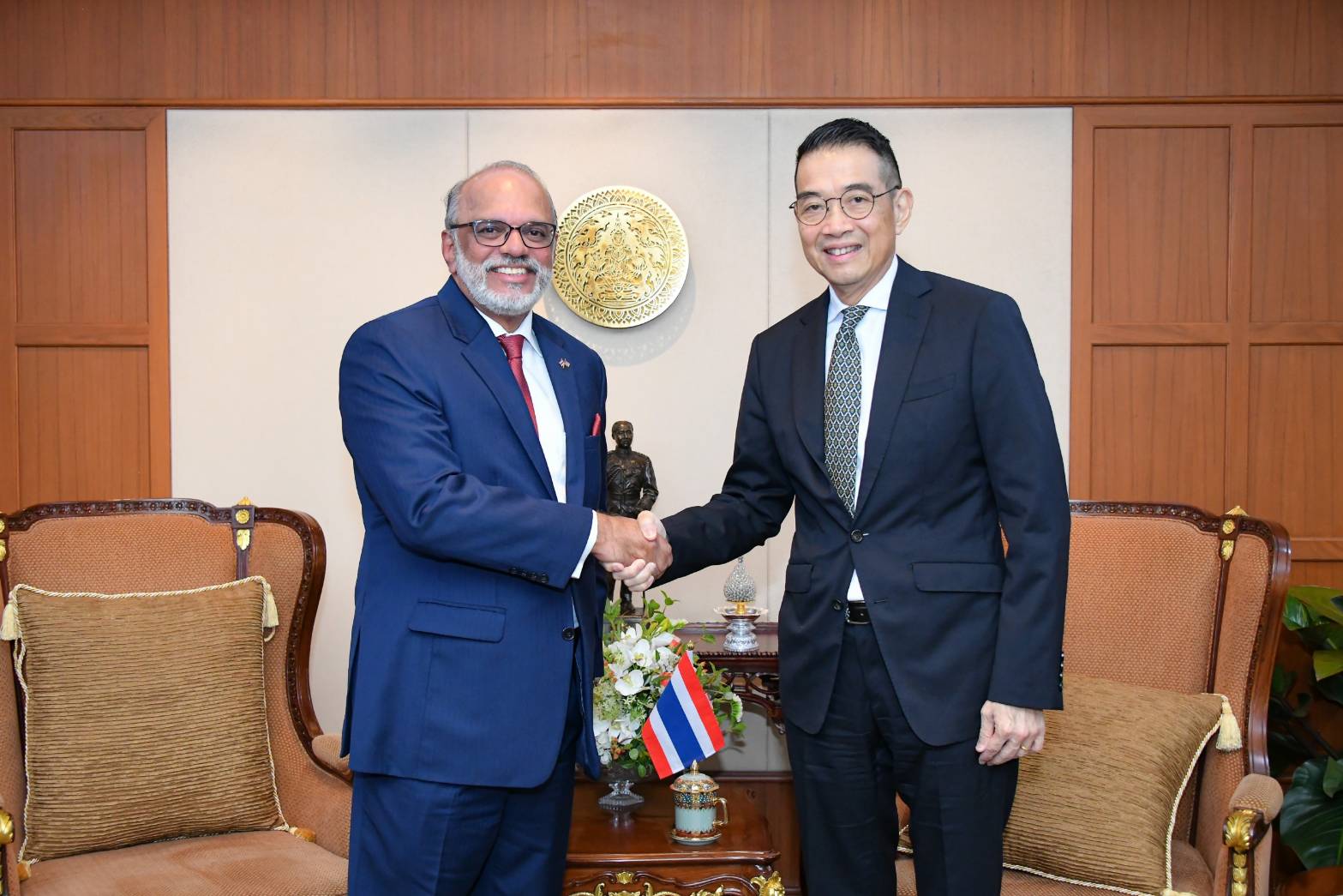Foreign Minister discusses with Ambassador of Malaysia to the Kingdom ...