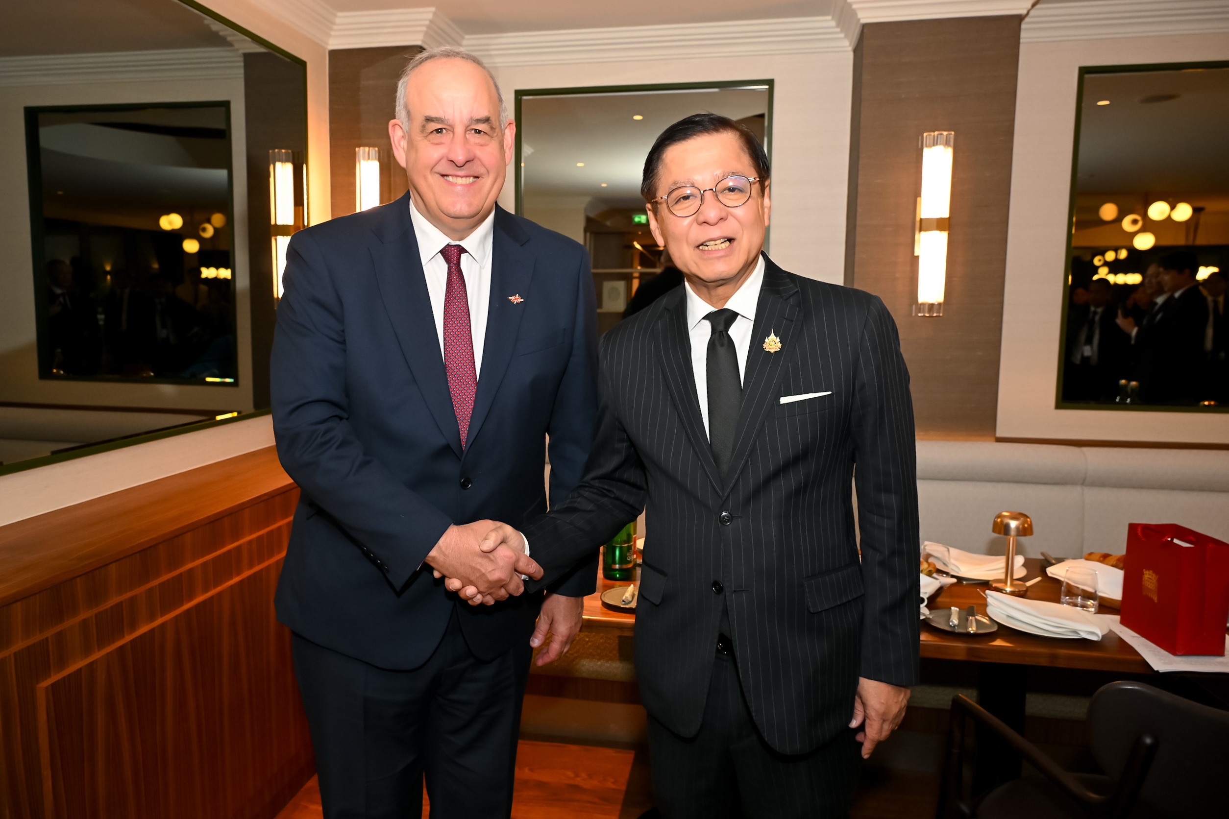 Minister of Foreign Affairs meets with The Right Honourable Lord Hanson ...