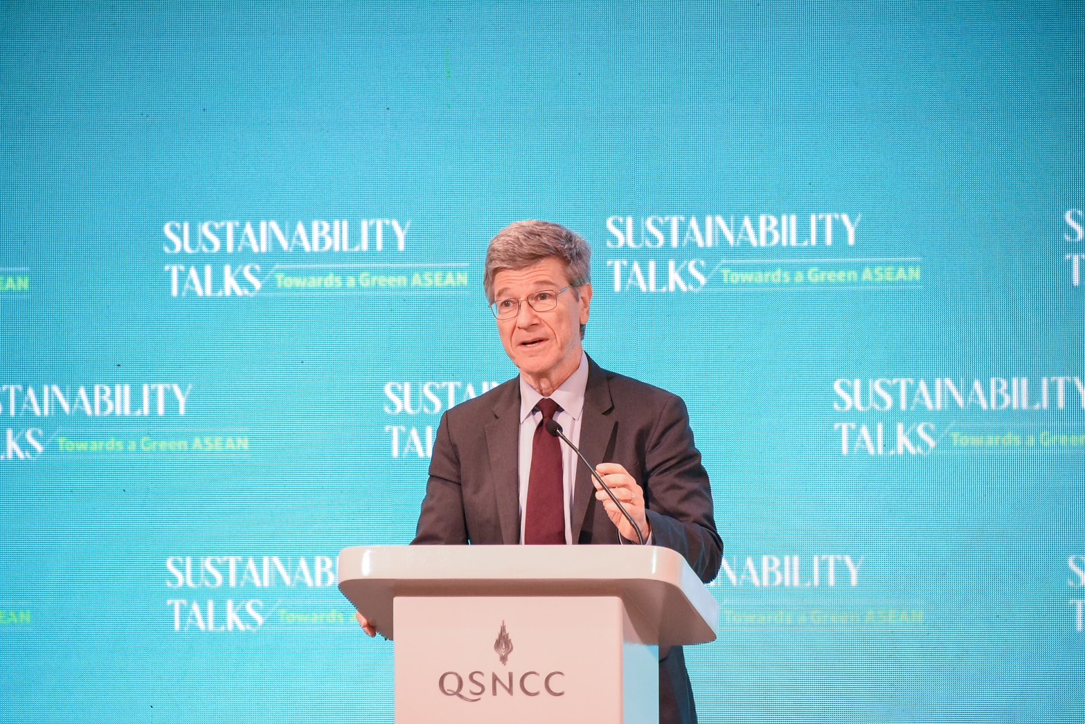 Sustainability Talks: Towards a Green ASEAN โดยศาสตราจารย์ Jeffrey ...