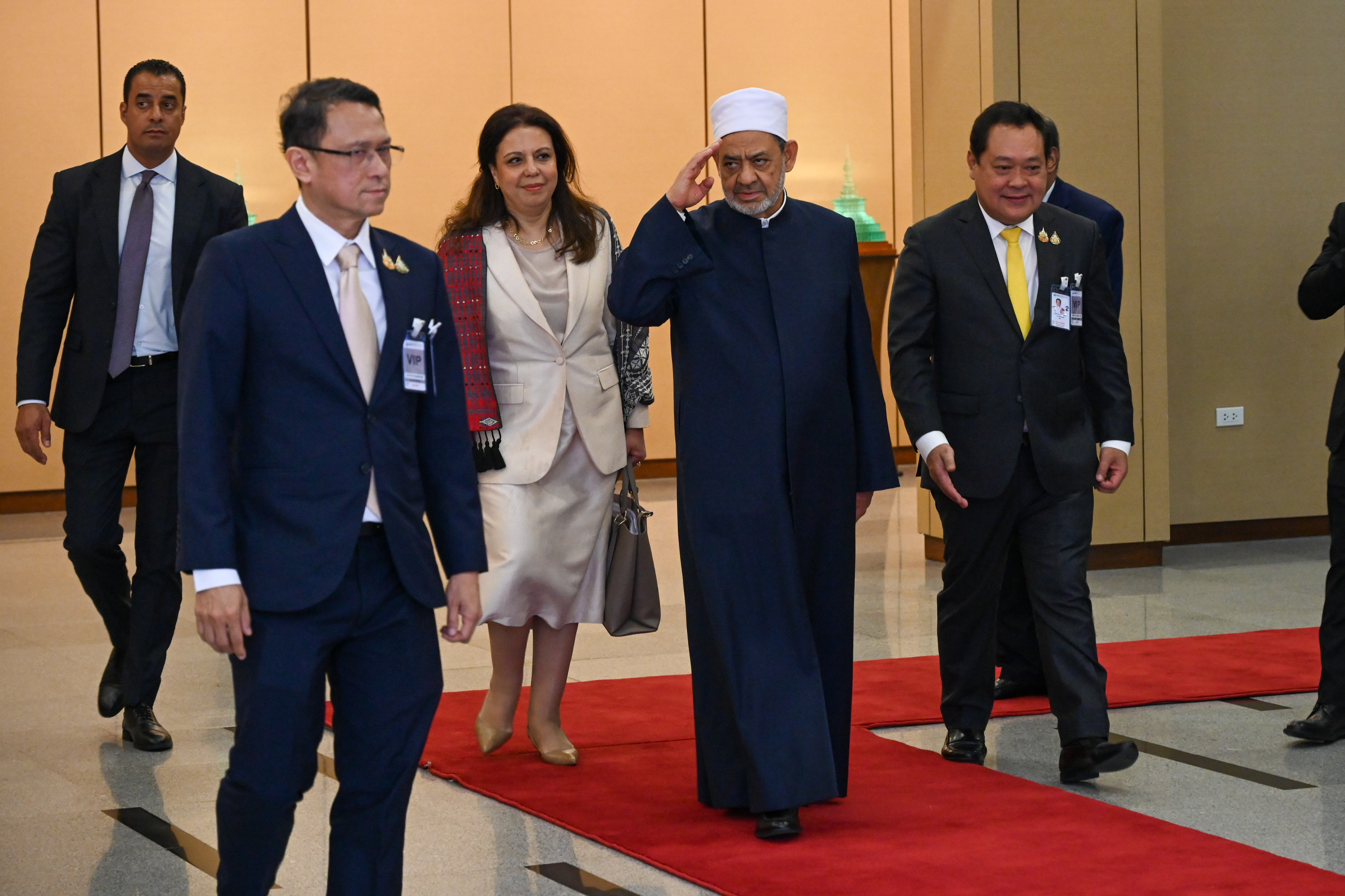 His Eminence Grand Imam Sheikh of Al-Azhar of Egypt visits Thailand as ...