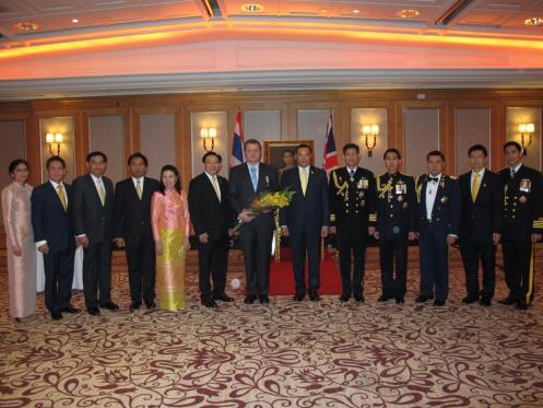 พิธีมอบเครื่องราชอิสริยาภรณ์ชั้นเบญจมดิเรกคุณาภรณ์ให้แก่ Dr. Martin ...