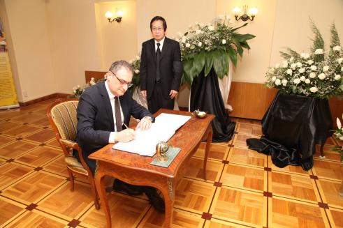 นาย Igor Morgulov รัฐมนตรีช่วยว่าการกระทรวงการต่างประเทศได้ร่วมลงนามไว้ ...