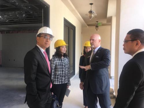 การเยี่ยมชมโรงแรม Dusit D2 Hotel Constance Pasadena ที่เมืองพาซาดีนา ...