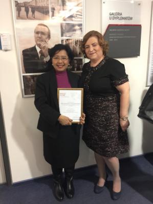 Ambassador of Thailand received a certificate of appreciation from the ...