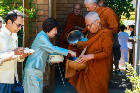 The Royal Kathina Ceremony at Wat Dhammadharo, Canberra - กระทรวงการ ...