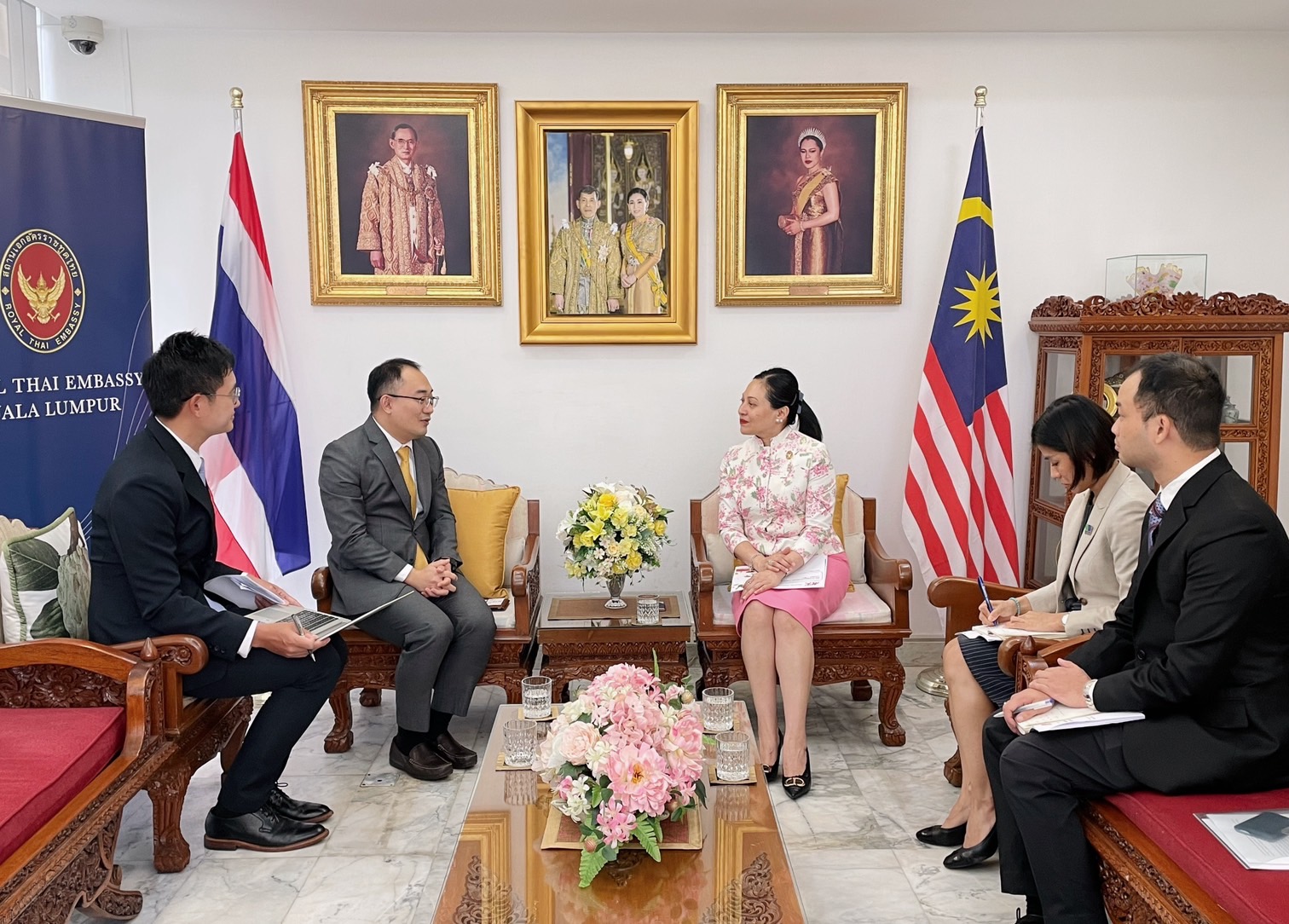 Executives of Laemcharoen Seafood paid a courtesy call on Ambassador ...