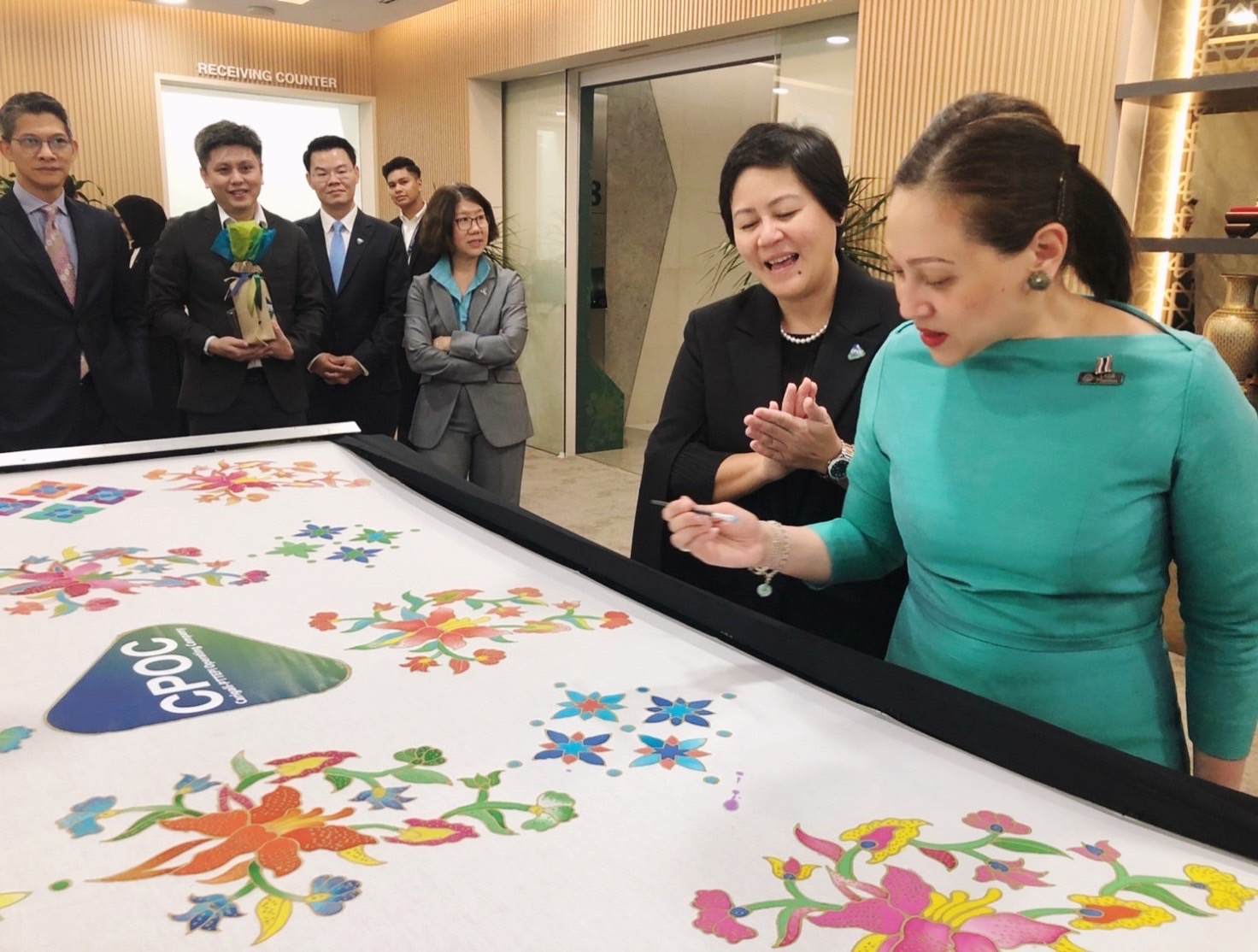 Ambassador of Thailand to Malaysia congratulated the Executives of the ...